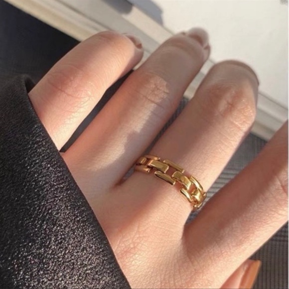 Jewelry | Closing Sale 18k Gold Plated Pantheon Chain Ring | Poshmark